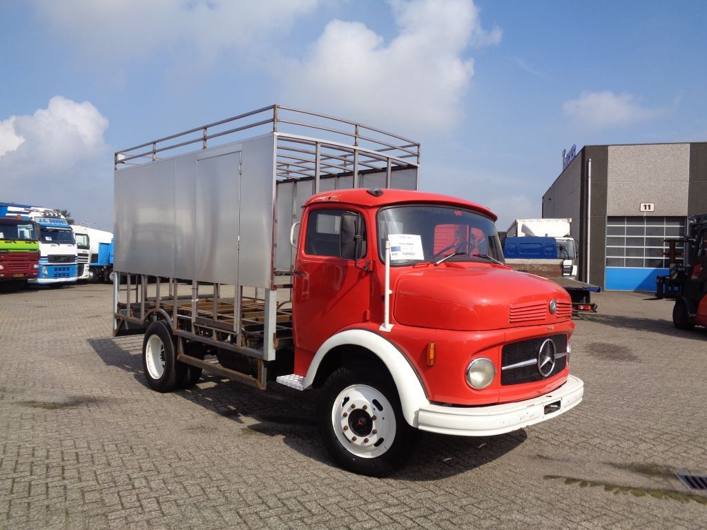 For sale: Mercedes-Benz 710 + Manual | Trucks Roosendaal