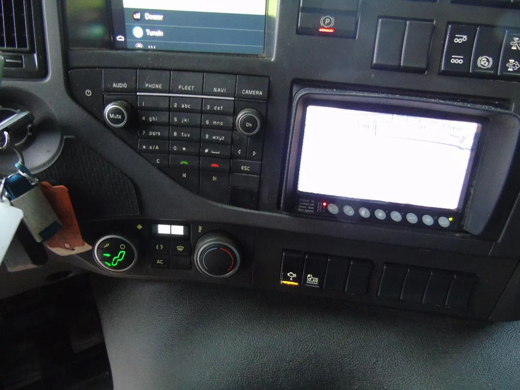 For sale: Volvo + PALFINGER EPSILON + VDL HOOK SYSTEM 30 T | Trucks ...