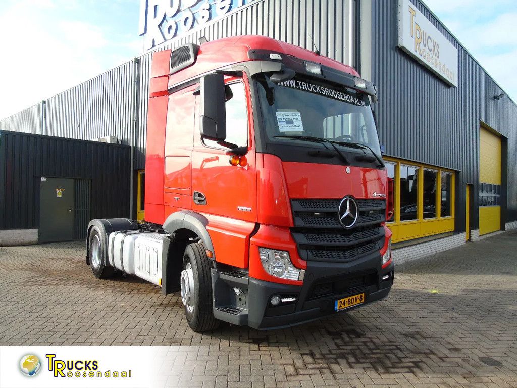 Te koop: Mercedes-Benz 1933 + SPOILER | Trucks Roosendaal